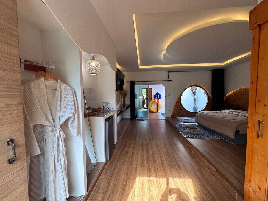 Quarto superior, piscina particular, vista para o pátio | Wi-Fi de cortesia