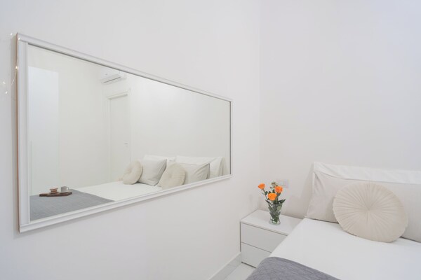 Luce Apartment By Rent All Como - Como