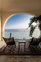 Quarto Triplo de Luxo, vista para o mar | Vista para o lago