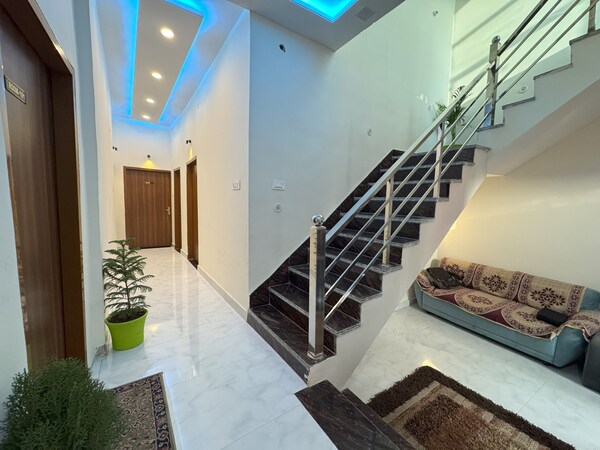 It's Braj Raj Home Stay - Mathura