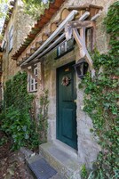 1 quarto, ferro/tábua de engomar