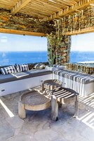 Villa Panorâmica, piscina privativa, vista para o mar | Terraço/pátio interior