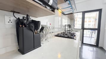 Apartamento Familiar, 2 quartos, varanda, Vista para a cidade | Cozinha privada