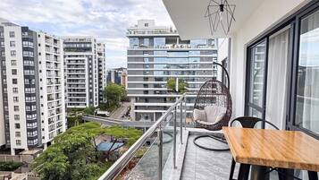 Apartamento Familiar, 2 quartos, varanda, Vista para a cidade | Vista da varanda