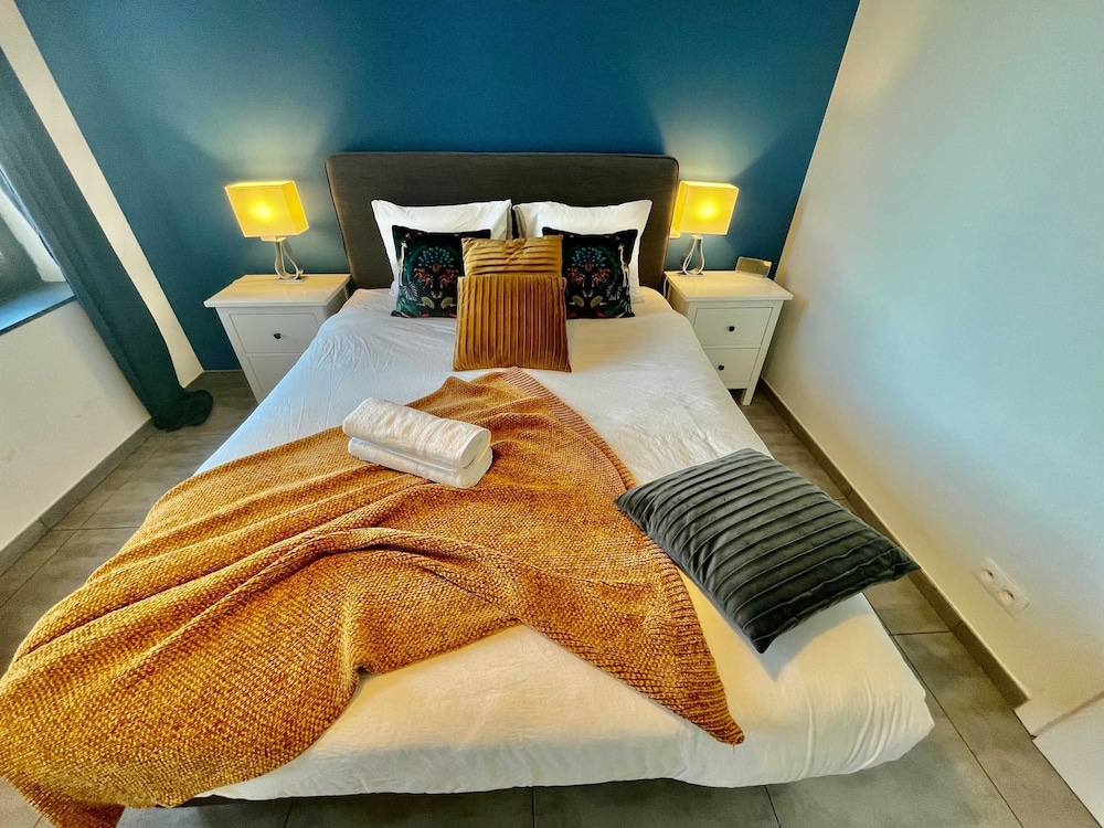 Cozy 1br City Centre Near Meir Shopping By Oneluxstay - Antwerpen