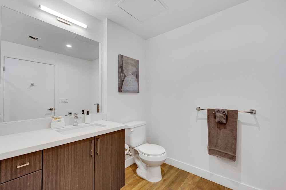 Stylish 2br Family Apartment By Dtla - Los Angeles, CA