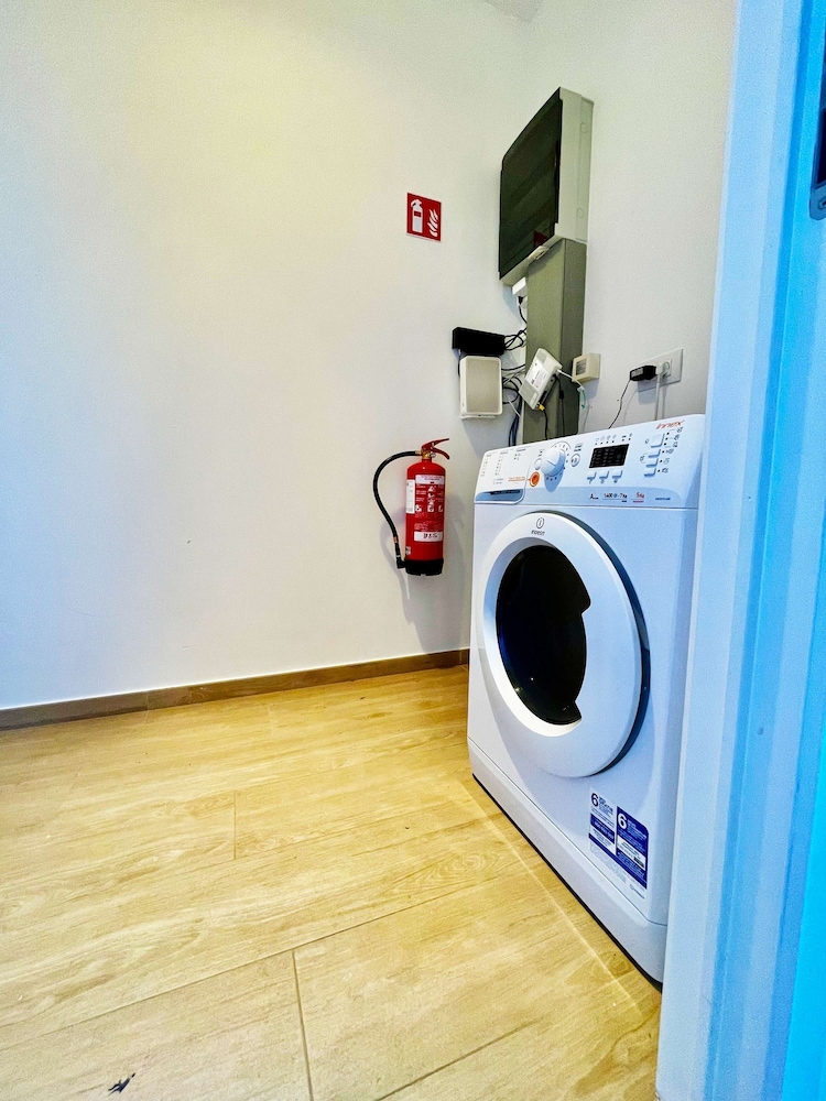 Modern 2br Penthouse Near Diamond District By Oneluxstay - Antwerpen