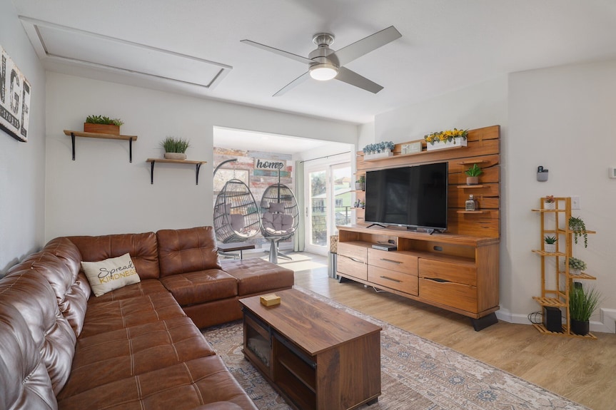 5 Minutes To Lake Travis. Sleeps 20 With Community Pool Pickleball And Fire Pit. - Texas