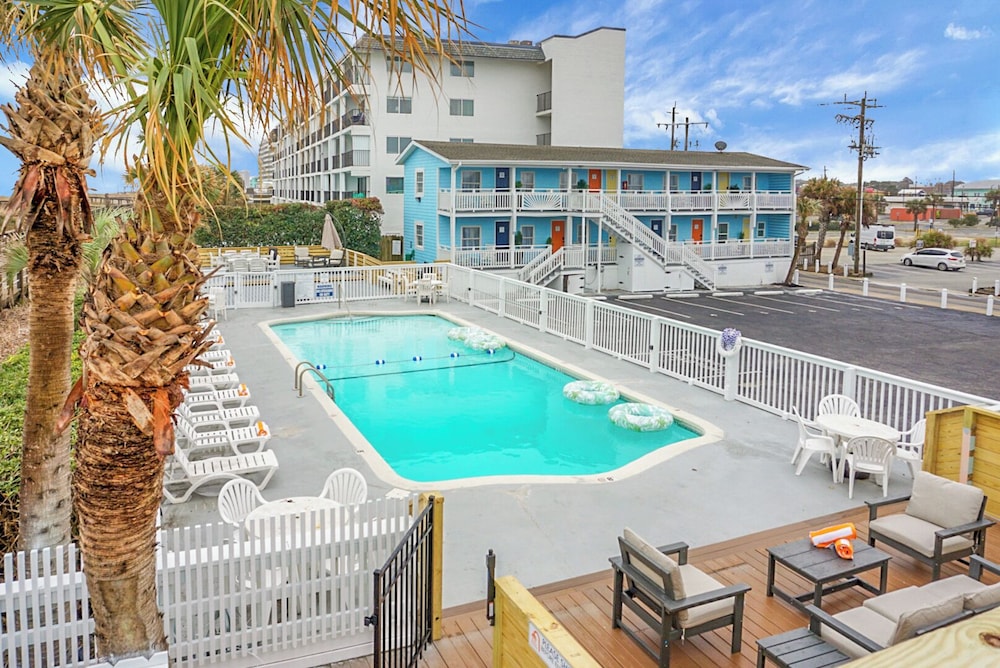 Boardwalk Inn - Southport, NC