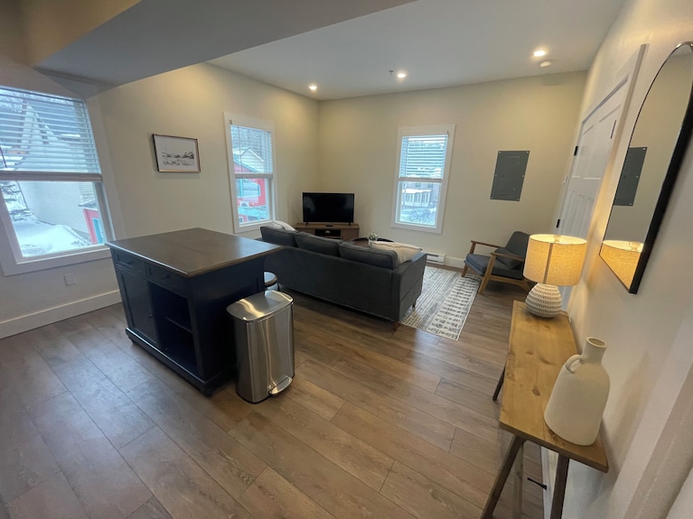 The Innwoods - One Bedroom Apartment - Tannersville, NY