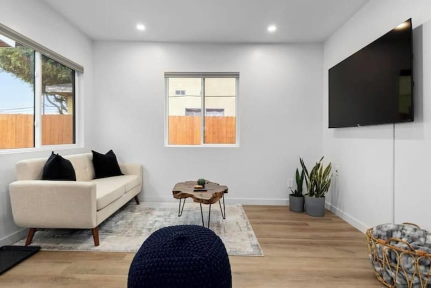 Spacious W/2br 1bath - Near Dtla East Los Angeles - Arts District - Los Angeles