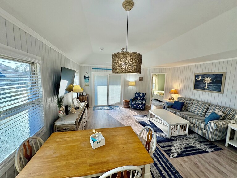 Cottage 4 Min Walk To The Beach And Ocean Annies, 2 Bed, 2 Bath, Shore Dr. Area, - Myrtle Beach, SC