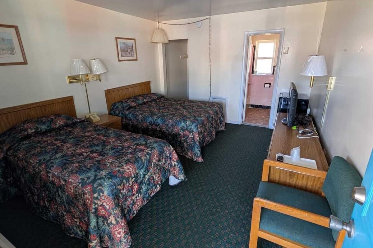 Quarto Duplo | Secretária, secretária adequada para computadores portáteis