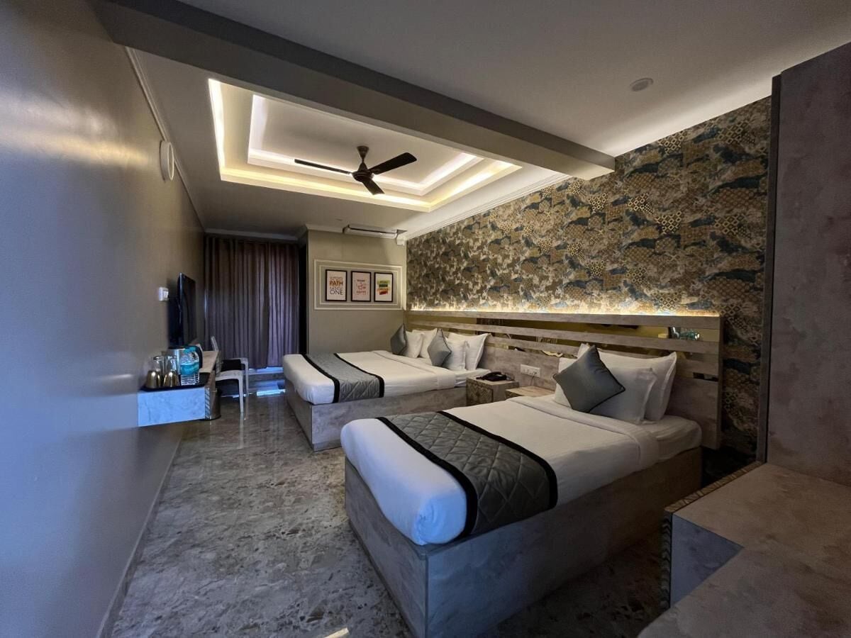 Quarto Triplo Superior, varanda | Lençóis de algodão egípcio, roupa de alta qualidade, edredões de penas 