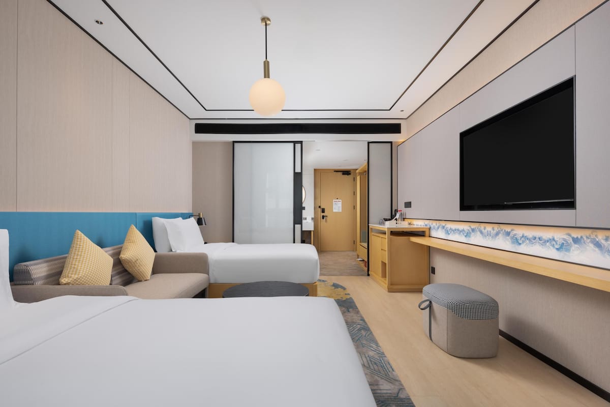 Quarto superior, 2 camas de solteiro | Edredons de pluma, frigobar (abastecido com alguns itens grátis)