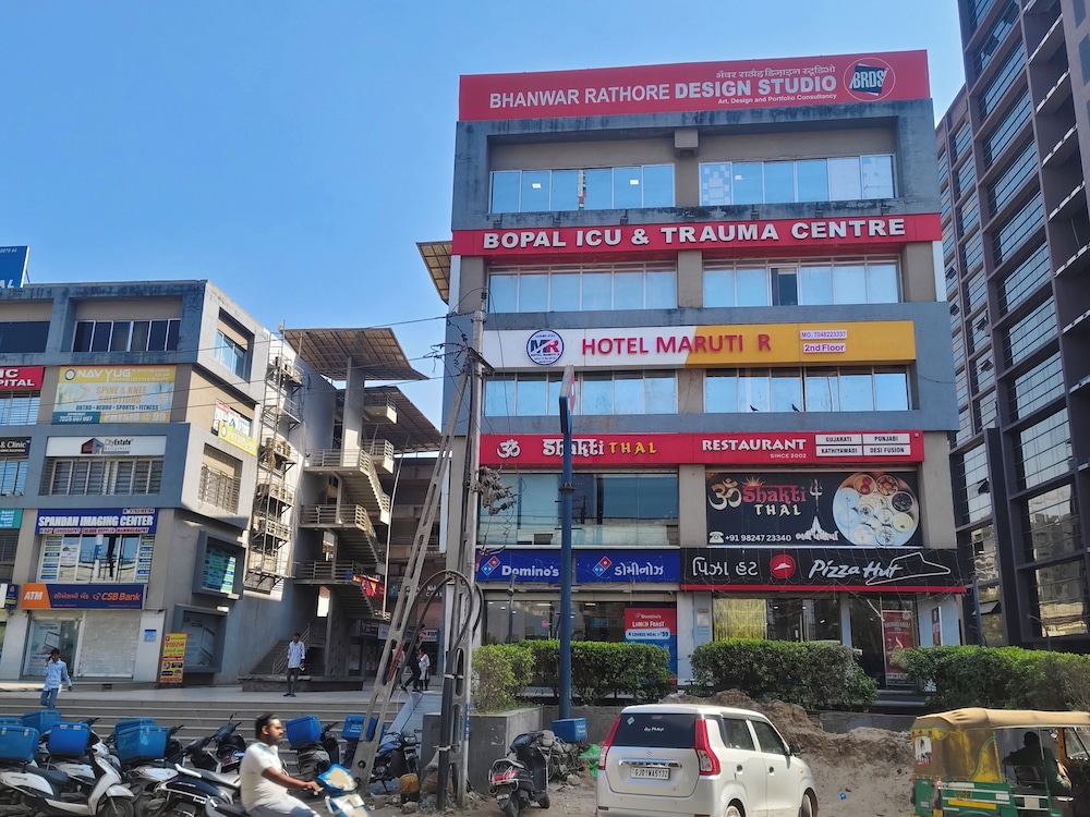 Hotel Maruti R - Ahmedabad