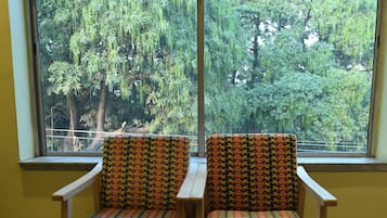 Quarto solteiro empresarial | Wi-Fi de cortesia, roupa de cama