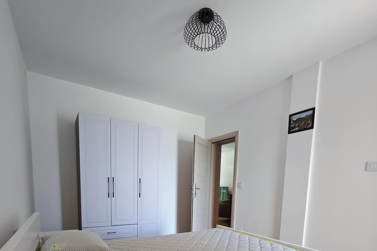 Apartamento conforto | Escrivaninha, espaço de trabalho para notebook, quartos à prova de som