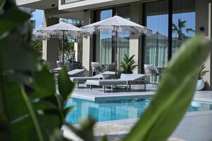 Piscina externa sazonal