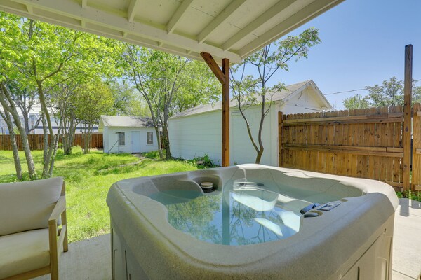 Walk To Cowboys Games: Arlington Home W/ Yard! - Globe Life Field - Arlington