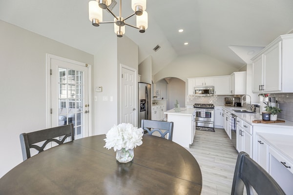 9 Mi To The Domain: Spacious Pflugerville Haven! - Austin, TX