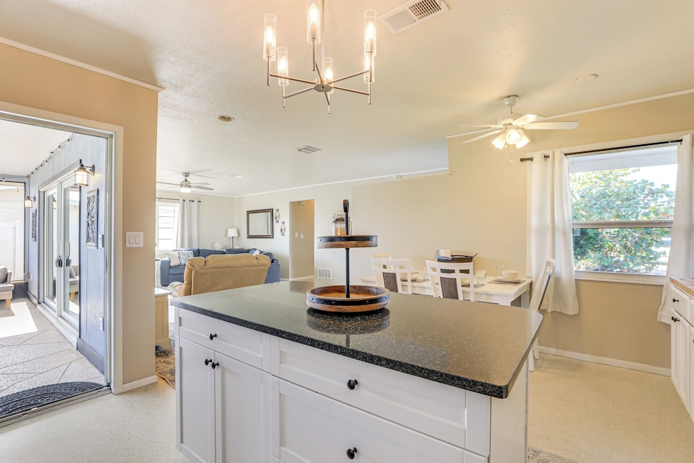 4 Mi To Historic Dtwn Venice: Home W/ Heated Pool! - Venice, FL