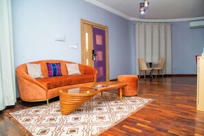 Suite, vista para o jardim | Lounge executivo