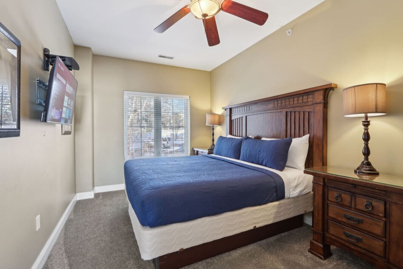 Comfy Views Condo - Delton Grand 423 - Lake Delton, WI