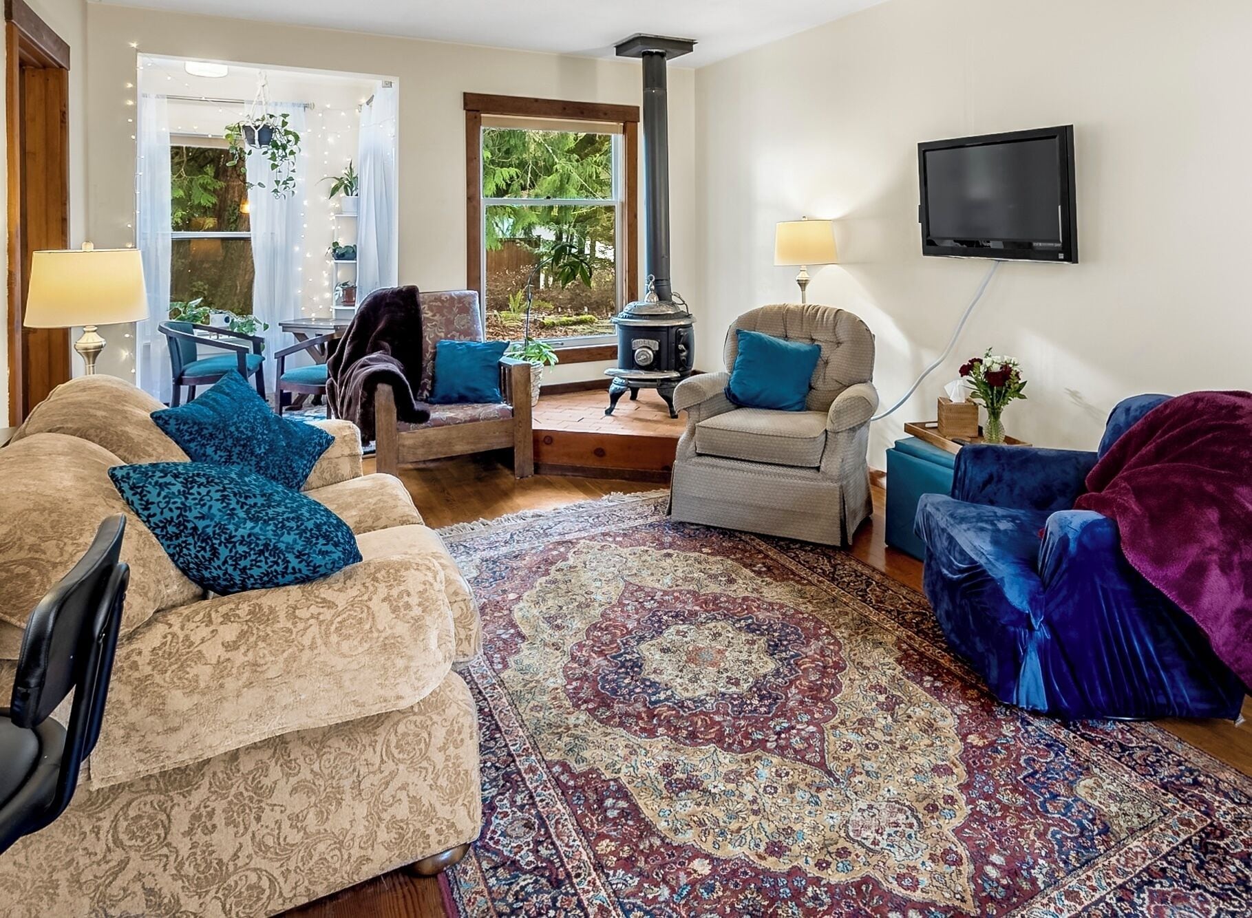 Cozy Cottage Retreat W/ Open Air Bath House, One Minute Walk To Squaxin Park - オリンピア, WA