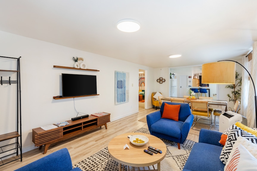 Private Retreat Near Seattle Port, Transit, Downtown & Stadiums! Free Parking - Seattle