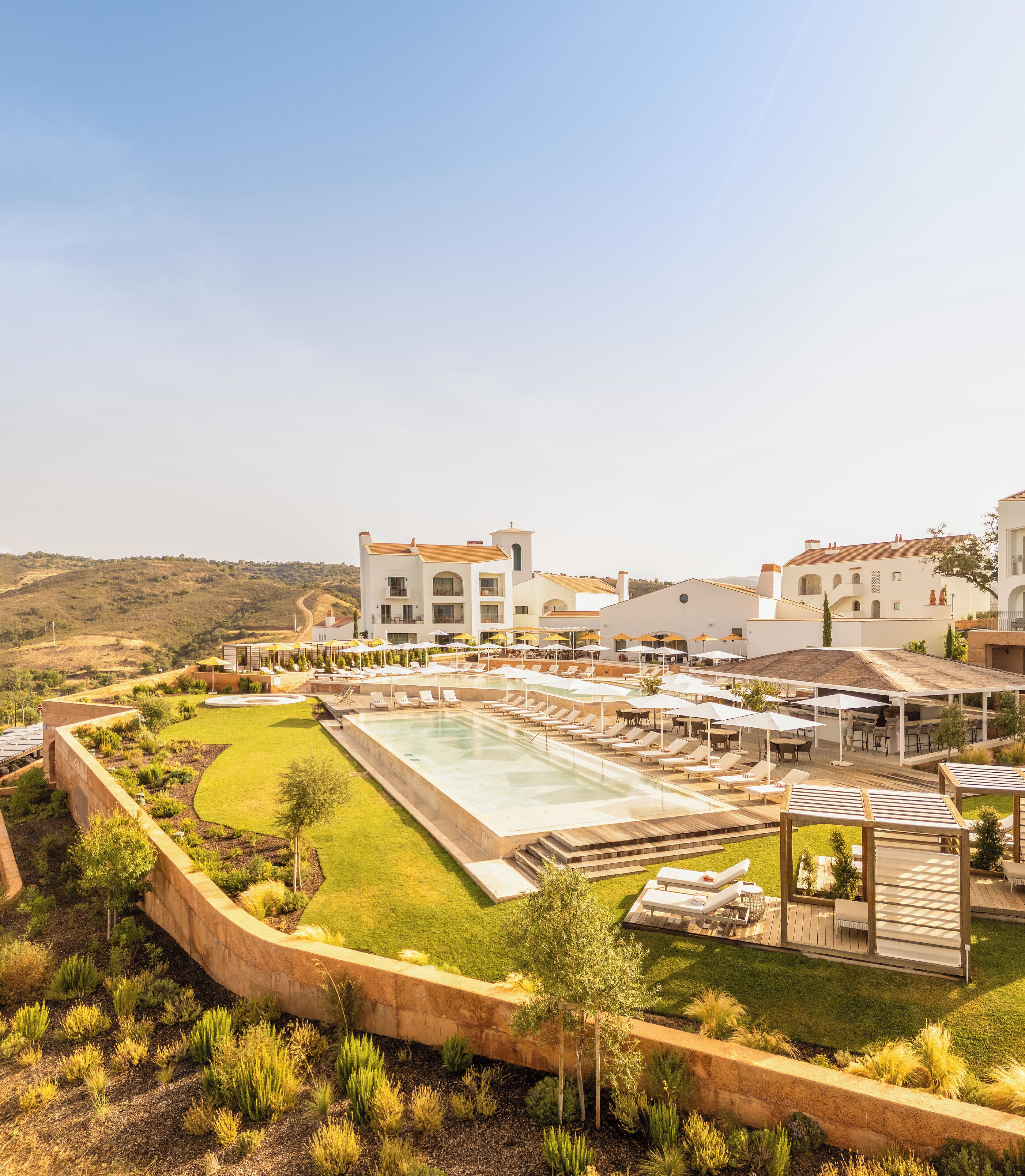 Piscina interna, 4 piscinas externas