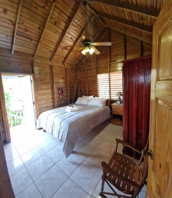 Charming 1-bedroom Cabin In Gorgeous Negril. 5 Min Drive From The Beach. - Negril