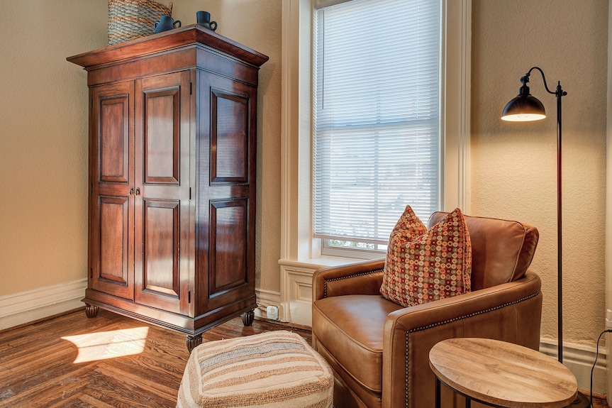 Historic 1880s 1-bedroom Downtown Apartment - Virginia