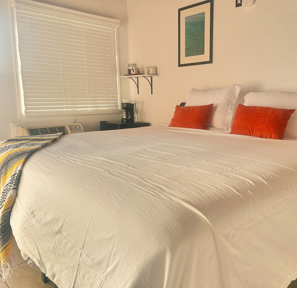 West Coast Surf And Stay - San Clemente, CA