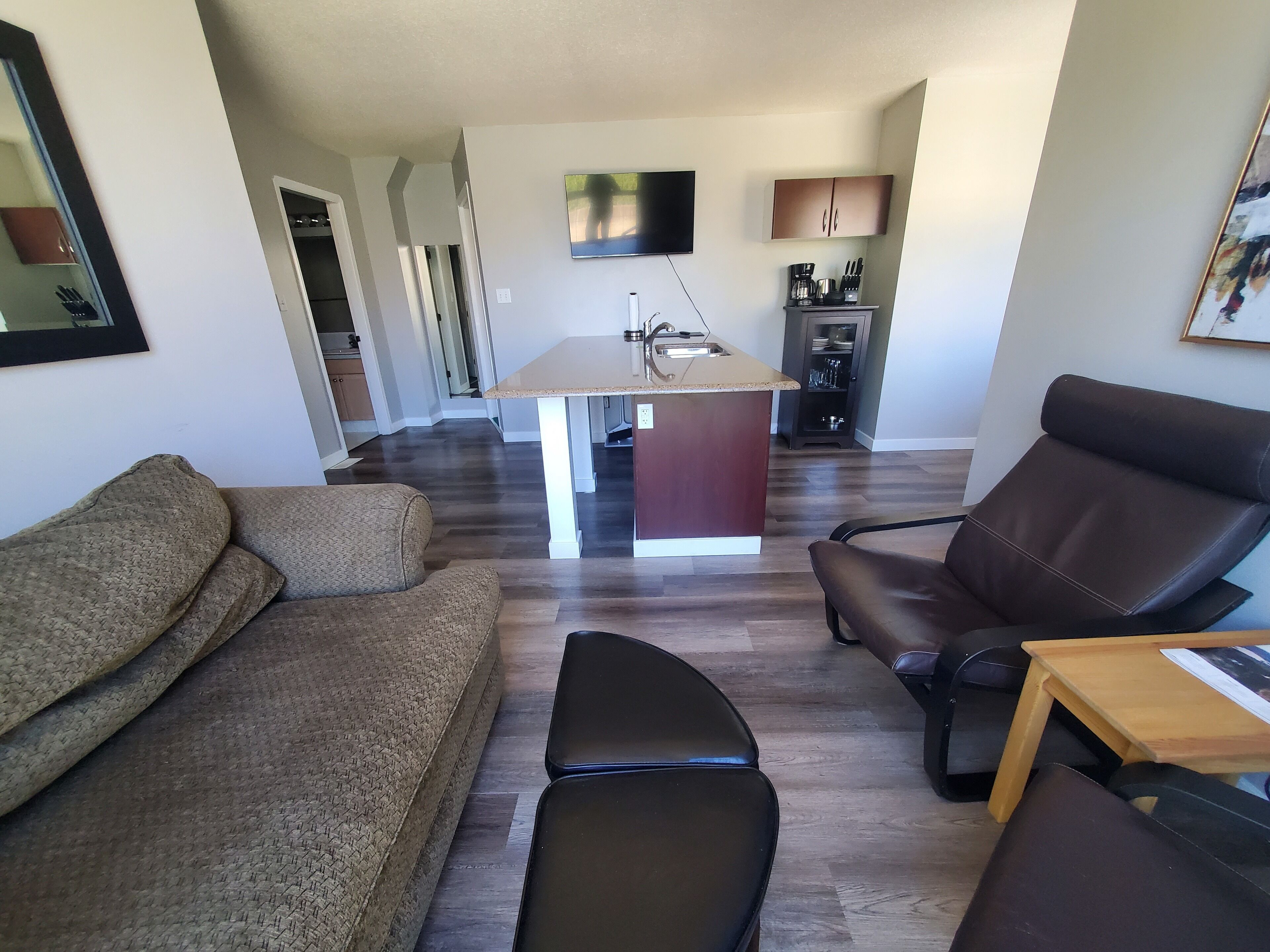 Snowbirds! Lakeside, Spacious, 2 Bed 2 Full Bath King Rooms, Top Floor Feb-may - Osoyoos
