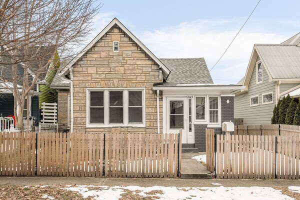 Charming 2 Bedroom With In Home Gym - Garfield Park Indianapolis