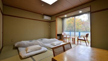 Quarto Standard, não fumadores | Secretária, Wi-fi grátis