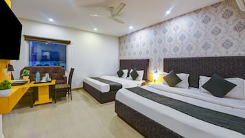 Quarto Quádruplo Familiar | Cofre no quarto, com decoração personalizada