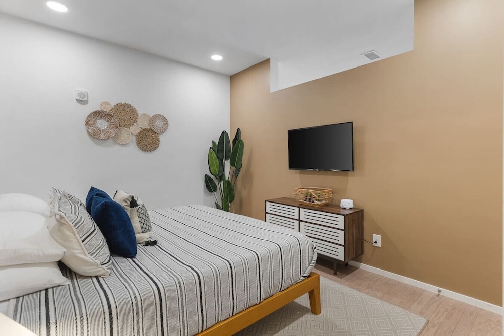 Luxury Riverview Condo with Patio, Walk to Broadway - Nashville | Vrbo