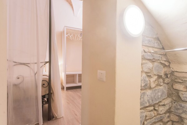 Romantic Escape City Centre With Jacuzzi & Parking By Rent All Como - Côme