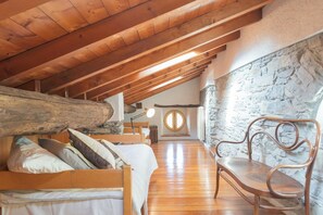Villa (5 Bedrooms) | 5 quartos, ferro/tábua de engomar, roupa de cama fornecida