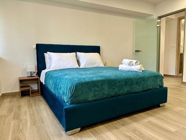 Academys Modern Apartments By Athens Urban Retreat - Athens