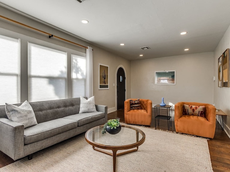 Spacious Bungalow W/ Optional 1bed Apt - Automobile Alley - Oklahoma City