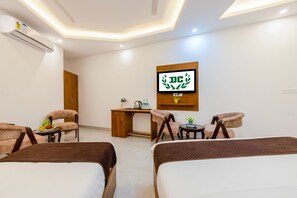 Quarto Twin Executivo | Secretária, secretária adequada para computadores portáteis 