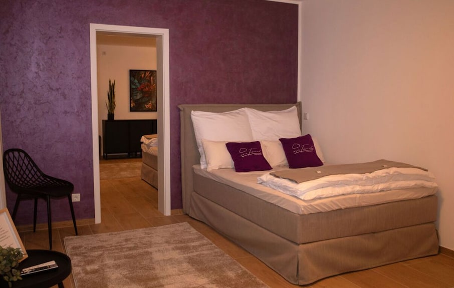 Modern Cozy Purple Apartment - Halle, Allemagne