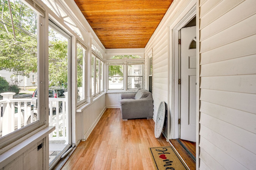 Entire Private Home 3bds 1 And Half Bths/ Pet Friendly With Fee - Revere, MA