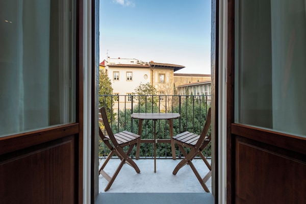 Apartamento design, 2 quartos, sacada, vista para a cidade | Sacada