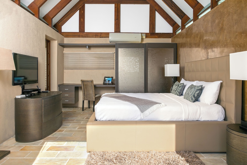 CeBlue Luxury Villas! Combo two villas next door! 10 King Bedroom ...