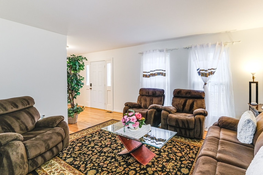 Charming 4-bedroom House With Wifi And Ac In Welcoming Woodbridge - バーク, VA