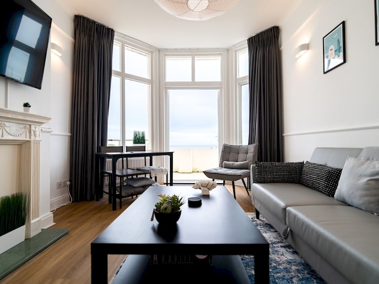 Pass The Keys | Stunning Sea Front Retreat With Patio | Margate - Broadstairs